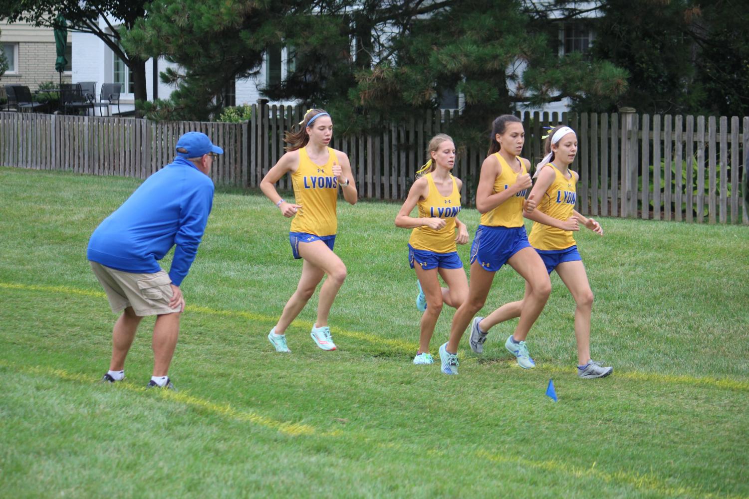 Girls cross country adapts to new varsity running coach – LION Newspaper